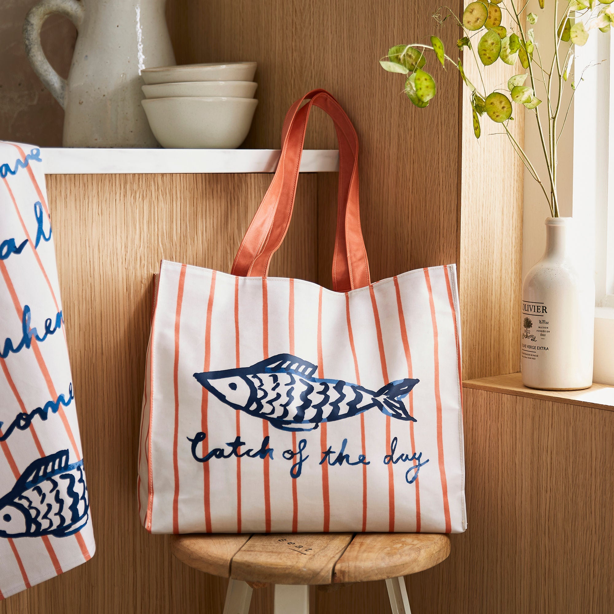 Catch of the Day Shoulder Bag PVC in Multicolour – Ulster Weavers