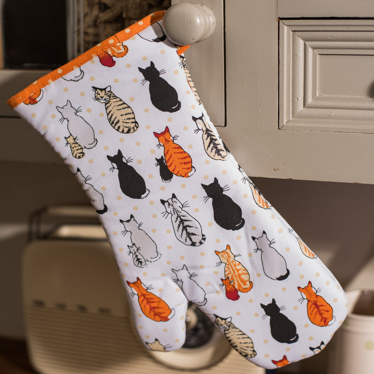 Cats In Waiting Gauntlet Oven Glove in Orange – Ulster Weavers