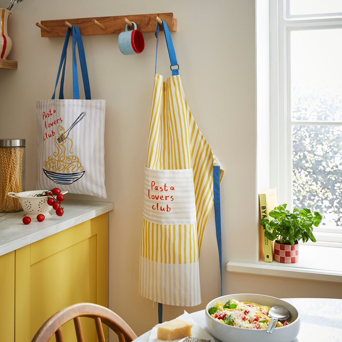 Pasta Lovers Club Tote Shopping Bag in Yellow – Ulster Weavers