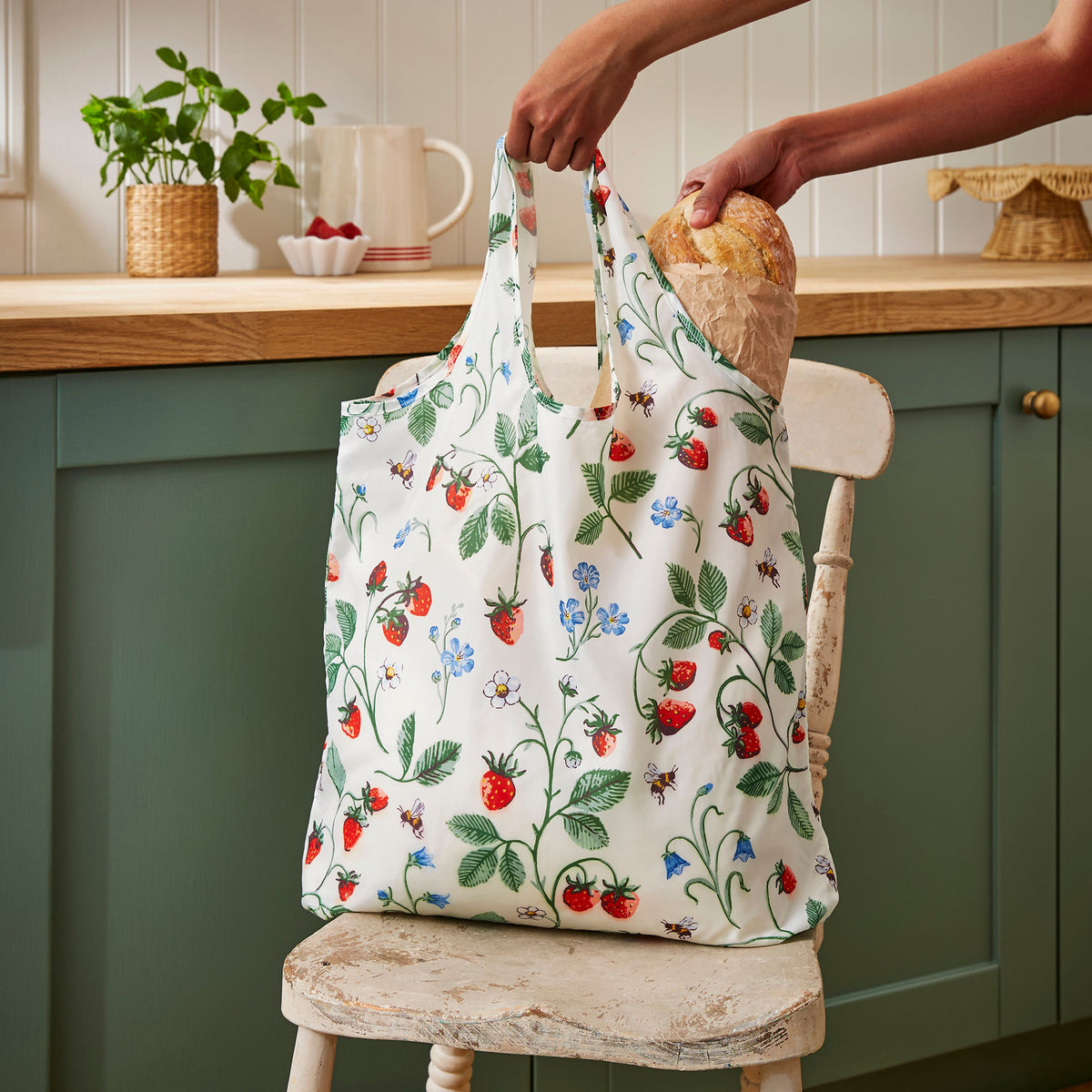 Strawberry Patch Foldable Tote Bag Medium in Green – Ulster Weavers