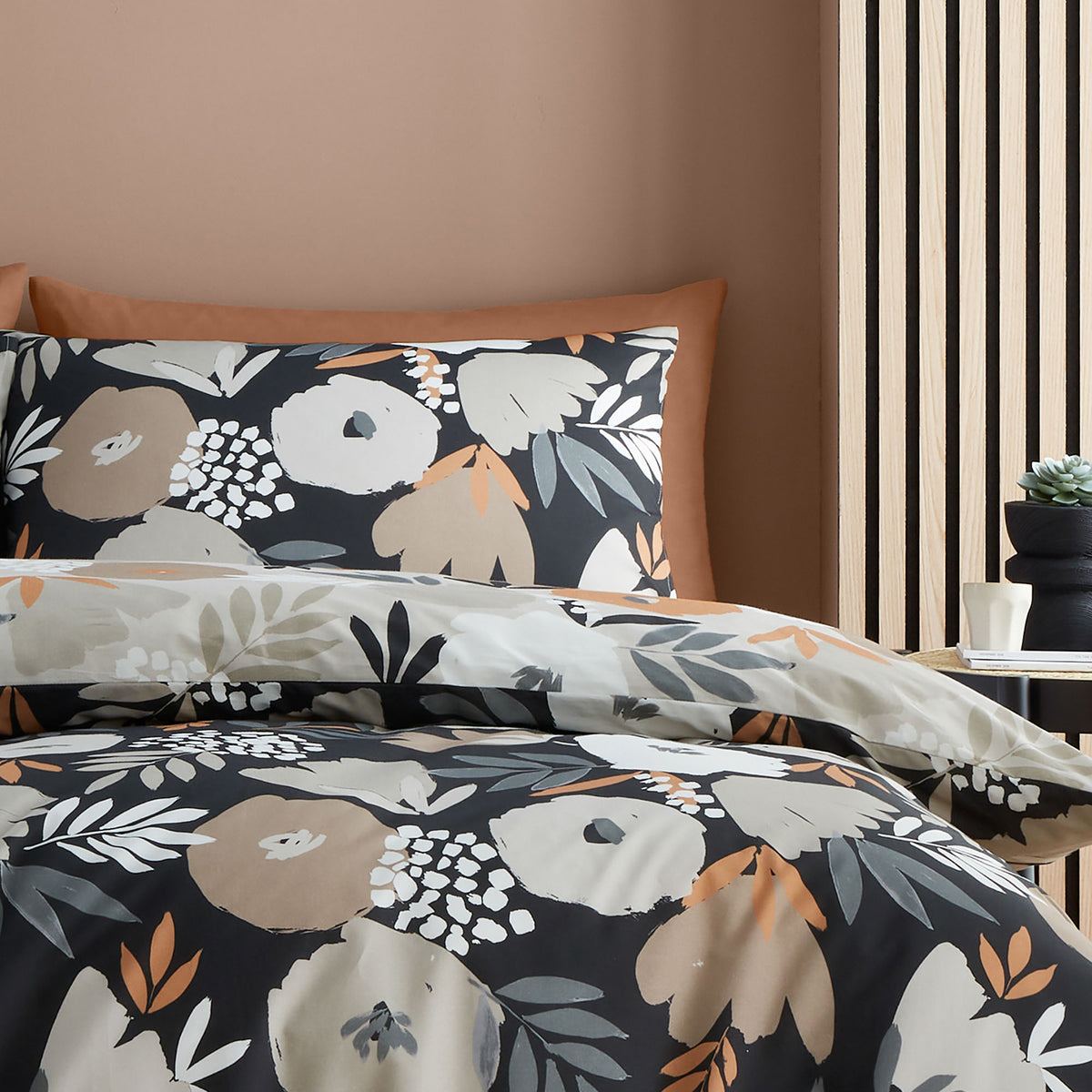 Yasmin Duvet Cover Set in Black – Ulster Weavers