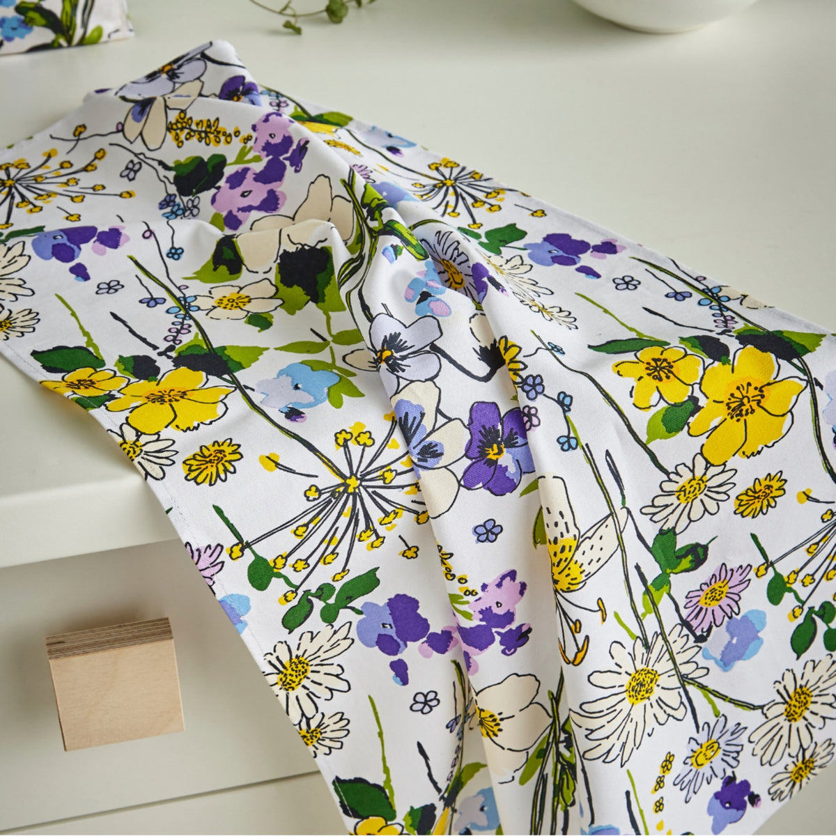 Wildflowers Cotton Tea Towel in Multicolour – Ulster Weavers